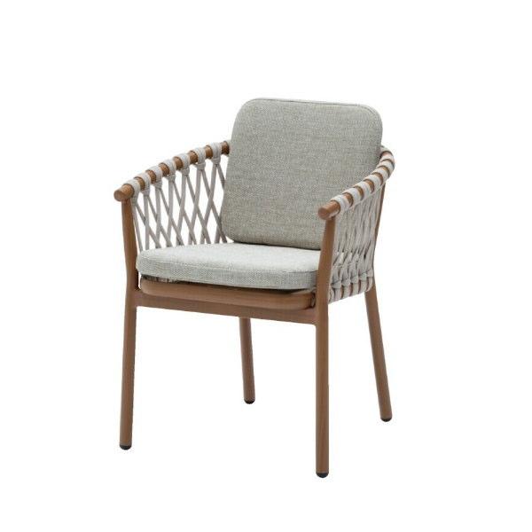 TAPASは、ヨーロッパの街中のレストラン、カフェなどでも多く利用されている屋外家具です。カジュアルな価格帯とスタッキングなど、機能性に優れています。サイズ W600×D600×SH420・H730mm主材 フレーム／アルミ　背／ロープ（P...