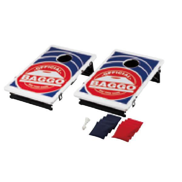 ポータブル 的当てゲーム バッゴーサイズ：（W）540×（H）65×（D）840mm重量：約10kg材質：ポリエチレン樹脂　構成：　本体 2枚　ビーンバッグ 8 個（赤 4個、青 4個）　距離設定ひも 1本（6m）　壁掛け金具 1個アメリカ製