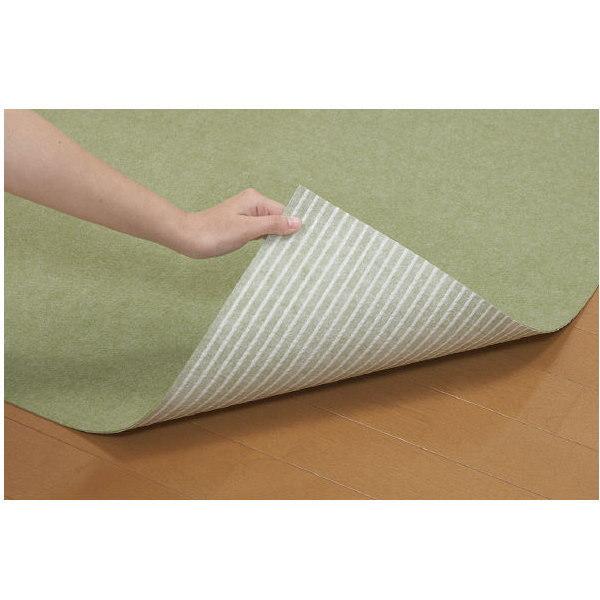 特長　薄くて、ズレなく、つまづかない　撥水加工を施しています。　マットの裏面が床にピタっと吸着するのでズレません。　ハサミで手軽にカットできます。　生地が薄いので、つまずきにくく、扉の開閉の妨げにもなりません。　掃除機をかけても吸い上がらず...