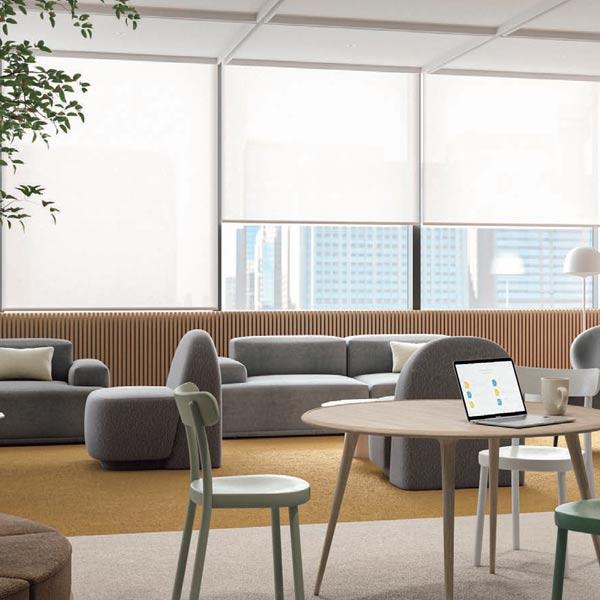 日射反射を高め、室内温度の上昇を抑える遮熱生地です。レフレは生地の特性上、生地を透過する光の見え方が一定でない場合があります。これはコーティングの厚薄差によるものであり、生地性能・品質に影響するものではありません。防炎遮熱Ｆ☆☆☆☆ポリエス...