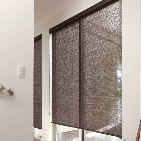 手漉き和紙のような美しい風合い。和風だけでなく、和モダンスタイルの空間にも雪見障子のような趣深い印象を与えてくれます。防炎Ｆ☆☆☆☆ポリエステル100％プルコード操作　（幅300mm以上）のみ製作可能。製作可能な幅:高さの比率は1:4以下。...