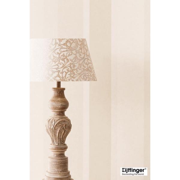 品番：382550品目：壁紙規格：52cm巾×10m巻リピート：タテ0cm材質：不織布防火性能：不燃シックハウス基準：F☆☆☆☆有効期限：〜2025年12月31日コレクション名：FUSION在庫場所：国内在庫品ブランド：Eijffinger...