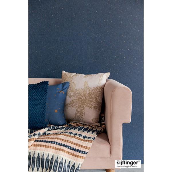 品番：384526品目：壁紙規格：52cm巾×10m巻リピート：タテ0cm材質：不織布防火性能：不燃シックハウス基準：F☆☆☆☆有効期限：〜2025年12月31日コレクション名：FUSION在庫場所：国内在庫品ブランド：Eijffinger...