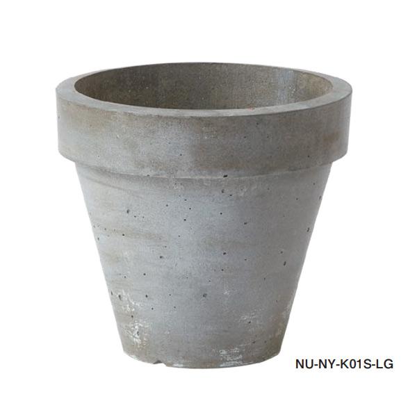 ヤードワークスとのコラボプランター。トラディショナルな形状にGRCの質感をプラス。適度な重量感と滑らかなフォルムが特徴です。重量：11kg容量：20Lキャスター取付け不可コンクリート用ステイン塗装（クリアー仕上げ）排水穴を開け易くするために...