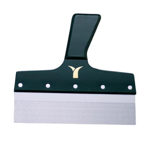 0.4mm厚ブレードのハードタイプながら、ブレードを5mm長くすることで、しなりも確保しています。ブレードの両端が出ていますので、入隅等のブレードの側面を生かしたパテ作業が可能です。ハンドルは握る部分を厚くすることで保持しやすく、また、薬指...