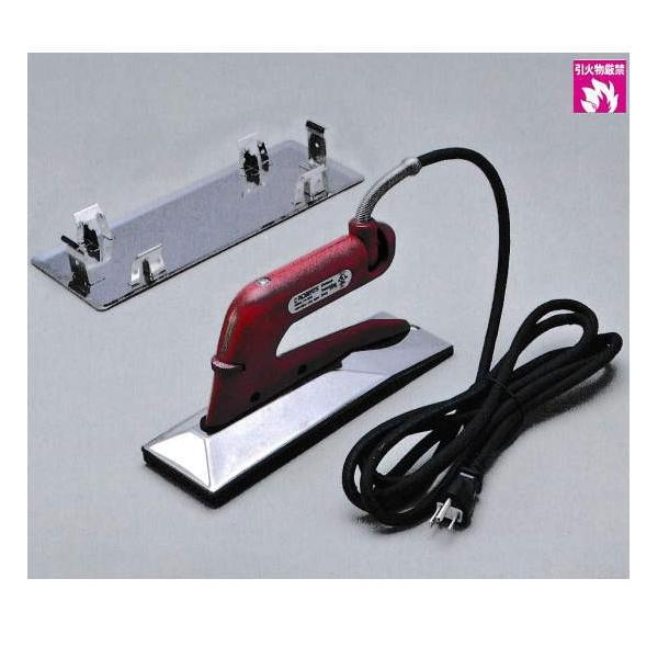 用途　カーペットのジョイント用、シーミングアイロンです。特長　裏面溝付きで、さらにコーティングにより接着剤の除去が容易です。電源：120V設定温度：約52〜220度本体寸法：約巾76×高120×奥行258mm質量：約1.34kgコード長：約3m