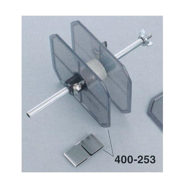 クロスの両端をクロスカットテープで養生したい場合に便利です。半透明の側板で、テープ残量が一目でわかります。適応機種　AQUA　COATER　アクアコーターシリーズセット内容　テープ側板QN(ネジ無)2枚　蝶ネジM6×12 2個　テープ芯棒A...