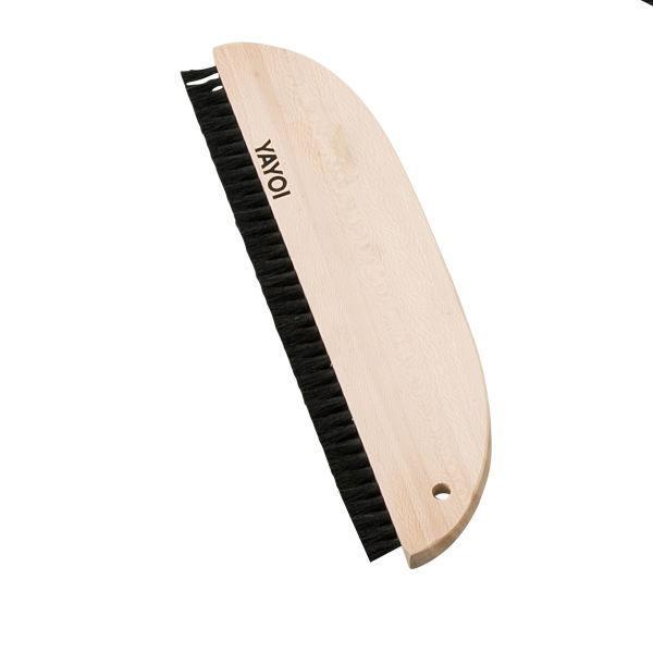 用途　馬毛で当たりのソフトな植込みブラシです。壁紙の空気抜きの撫で刷毛で、軽くて作業性に優れ、安いので経済的です。ハンドルは穴なしか穴あきをお選びください。特長　高級馬毛を使用した撫でブラシです。毛材、毛長：馬毛　長約15mm毛先巾：9寸　...