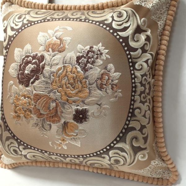 商品名ジャガード織　クッションカバー（カバーのみ） 組成ポリエステル100％　中国製 機能手洗い出来ます 商品説明エレガントやクラシカルなテイストサイズ展開約45×45cm 商品画像画像と実物は異なって見える場合があります予めご了承ください