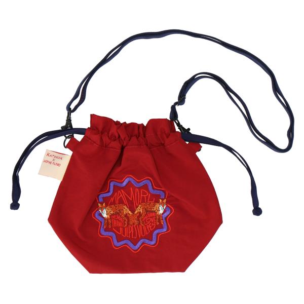 スペック■サイズ：約 横 24cm×縦 22cm×マチ 12cm■素材：表地 ナイロン100%、裏地 ポリエステル100%■付属品：ショルダーベルト■原産国：中国■洗濯不可