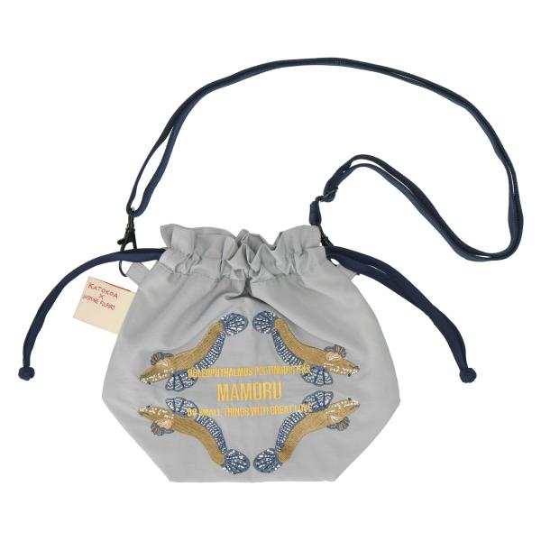 スペック■サイズ：約 横 24cm×縦 22cm×マチ 12cm■素材：表地 ナイロン100%、裏地 ポリエステル100%■付属品：ショルダーベルト■原産国：中国■洗濯不可