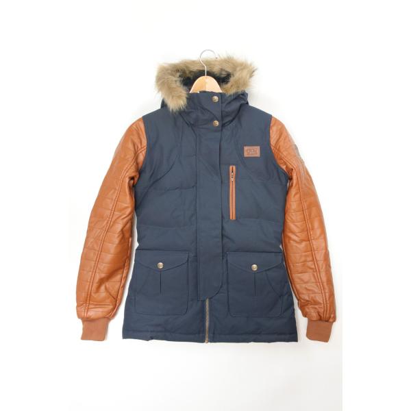 環境配慮された素材の使用、フランスデザインが特徴のピクチャーのスノージャケット。中生地のデュポン社のSoronaが保温性を高め、「DRY PLAY」による撥水性と通気性、「THERMAL DRY SYSTEM」による透湿性に優れた機能性の高...