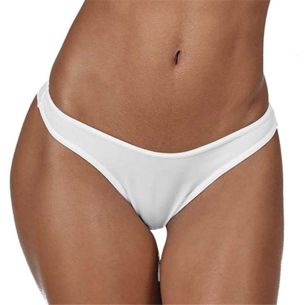 シンプル無地のTバックショーツです。バックは折り返し仕様で肌あたりがやさしいです。【ブランド】DeMillus（デミルス）【タイプ】ショーツ【サイズ】S【カラー】ホワイト(Branco)【素材】ナイロン89％、ポリウレタン11％クロッチ部：...