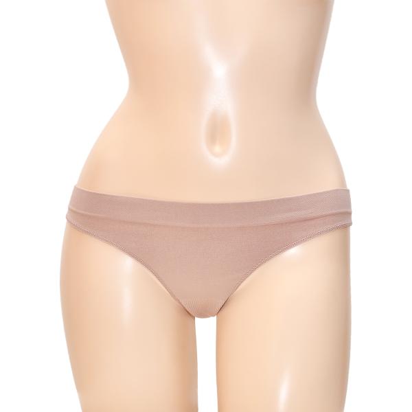 シンプルで快適なブラジリアンショーツです。品質表示がプリントされているため、タグの煩わしさがありません。ブランド：DEMILLUS（デミルス）タイプ：ショーツサイズ：FREE（SS〜L）カラー：ベージュ (Bege)素材：ナイロン85％、ポ...