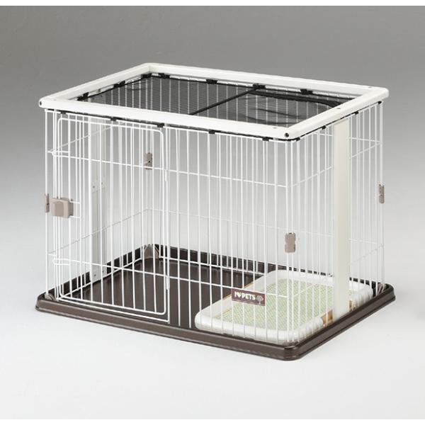 天井面と両サイドに木のフレームを施した、お部屋に調和しやすいデザインの犬用サークルです。・色はホワイト。底トレーはブラウンです。・天井メッシュネットは黒色で共通です。・天井ネットは開閉できるファスナー付き！◆扉はSサイズのトイレを水平に取り...