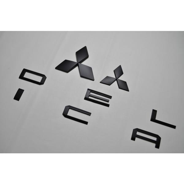 【車種】ＣＶ１Ｗ デリカＤ５(2019年2月〜2025年11月まで）【メッキ色種】マットブラック（つや消し）/ピアノブラック（つやあり）【セット詳細】『フロントマーク』『リアマーク』『リアデリカロゴ』の３点ＳＥＴ※単品のご注文も可能です商品...