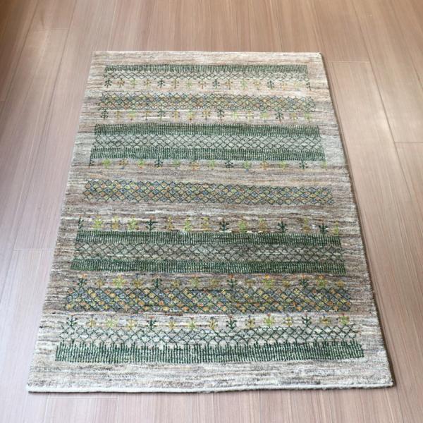 商品番号：　gh42220 サイズ　：　 121　× 80　cm 産　地　：　イラン南部ファルス州 年　代　：　新しいギャベ 素　材　：　ウール×ウール（手織り） 厚　み　：　約1.3cm 織りのタイプ　：　Tabiibaft    &lt...