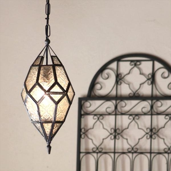 品　番：lpomal1006cl  ランタンの直径：15cm  本体の高さ：33cm  天井からランプ下まで：64cm  重　量：0.8kg  産　地：インド  素　材：ガラス・アイアン  使用電球：口金サイズE17 <Key：モロッ...