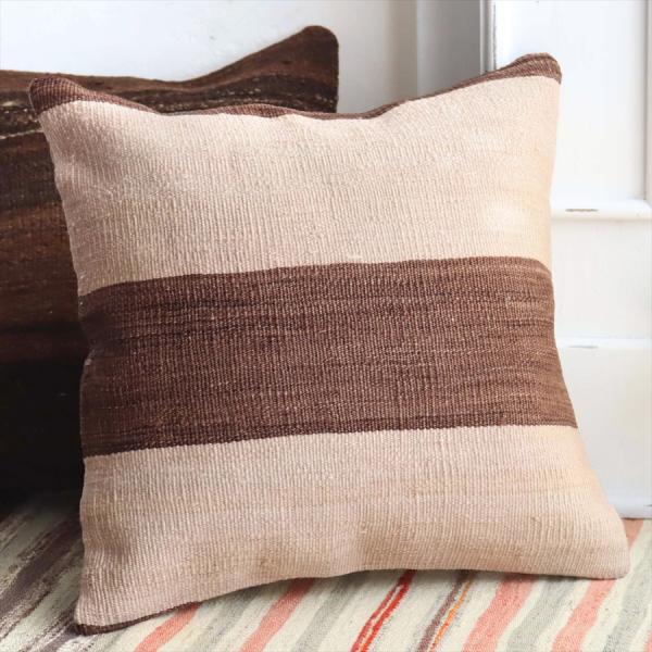 商品番号：　m25197 サイズ　：　40x40cm キリムの産地　：　アンタルヤ(Antalya)  素　材　：　ウール（表）/コットン（裏） 裏面の色：　ベージュ  <Key：クッションカバー40cm, 40×40cm, オールド...