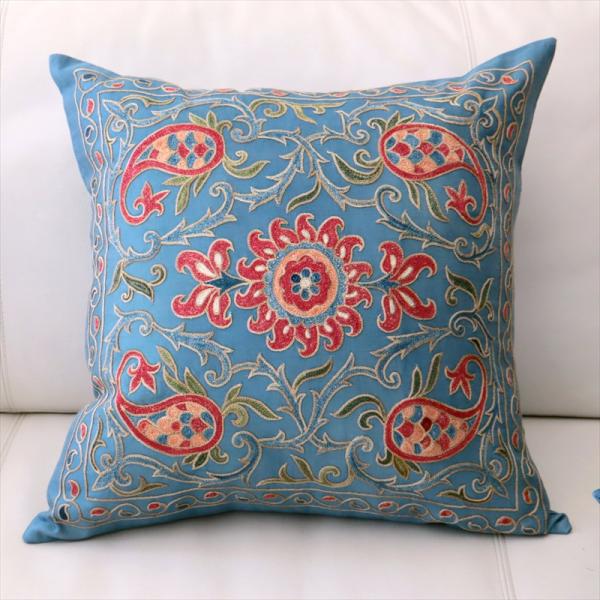 商品番号　：szm1574 サイズ　　：48×48cm 素　材　　：シルク（表）/シルク（裏） 生地の産地：ウズベキスタン 縫　製　　：トルコ  <Key：suzani, Uzbekistan, スザンニ, 刺繍布,コレクション, 少...