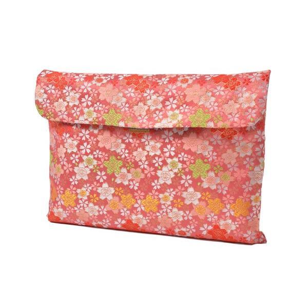 「逆打専用納経帳」に合わせて作られた朱印用品入れです生地が桜柄となっており、桜咲く（願いが叶う）という意味を込めて、仕立てられた朱印用品入れです。納経帳、朱印用白衣などの朱印用品を大事に収納する袋です。袋の口が大きく容量も大きいため、経本や...