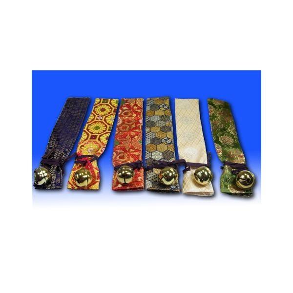 杖の上部、4ヶ所に刻みを入れ五輪塔（ごりんとう）を形どっている部分をお守りするための杖カバーです。※杖カバーの柄は、写真とは異なる場合がございます。柄の指定はできかねますのでご了承ください。（色目の選択のみとなります）金剛杖は、弘法大師の分...