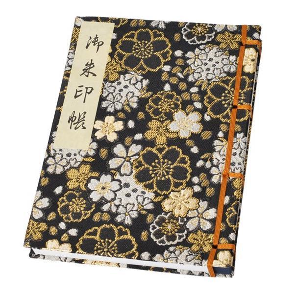寺社・仏閣参りには欠かせない、無地の御朱印帳です。金糸で描かれた桜柄が印象的な御朱印帳です。赤と黒の2種類をご用意しています。無地タイプですので、あらゆるお参りに使用できます。空白ページが50ページ綴じられています。（裏表で100ヶ所の納経...