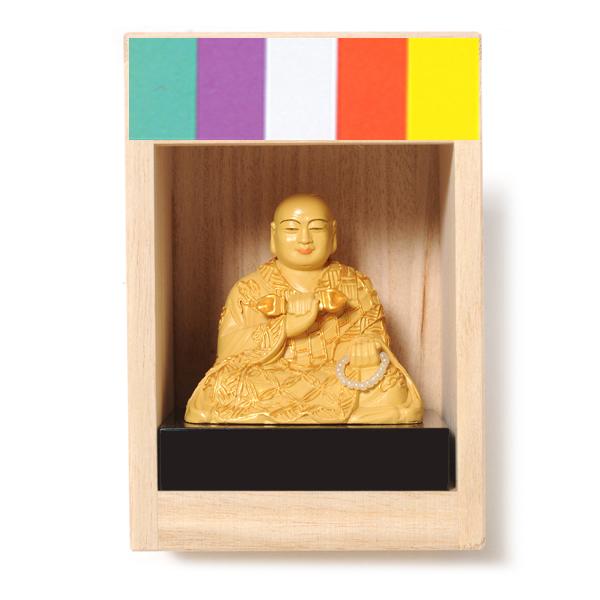 四国霊場開創1200年記念の大師像です。桐製の厨子の中に、弘法大師が座っておられます。平成26年は四国霊場開創1200年です。この記念すべき年にお大師様から「生きる智恵」を授かりましょう。