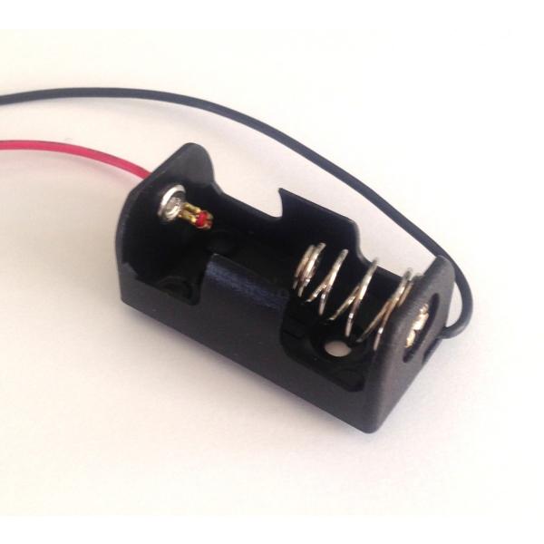 1/2AAサイズの電池用の電池ボックス(リード線付) 3個セットです。ホルダーサイズ：幅 約17.5mm / 高さ 約15.5mm / 長さ 約34.4mmリード線の長さ：約15cm※CR2用としても使用可能です。※電池は付属しておりません...