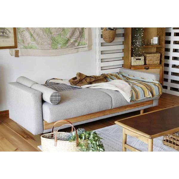 デザイン性も重視したソファベッドです。チェックのファブリックや木部から『かわいい』を感じられるように仕上げた、ノラだけのオリジナルデザイン。こちらはソファベッドのみの販売です。肘・脚のみ組み立て品。※こちらの商品はお取り寄せ商品のため、初期...