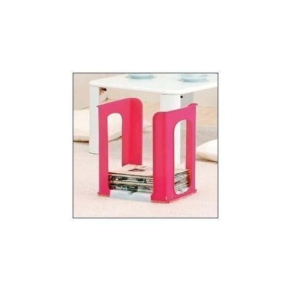 ゴチャついて見えがちな古新聞をおしゃれに、見せる収納に！新聞や雑誌を種類毎や家族でカラーを変えて楽しく収納できます。ベースに溝があるので、縛る用のひもを通せて便利積み重ねも出来る省スペース設計です。商品サイズ：約270×330×350mm商...