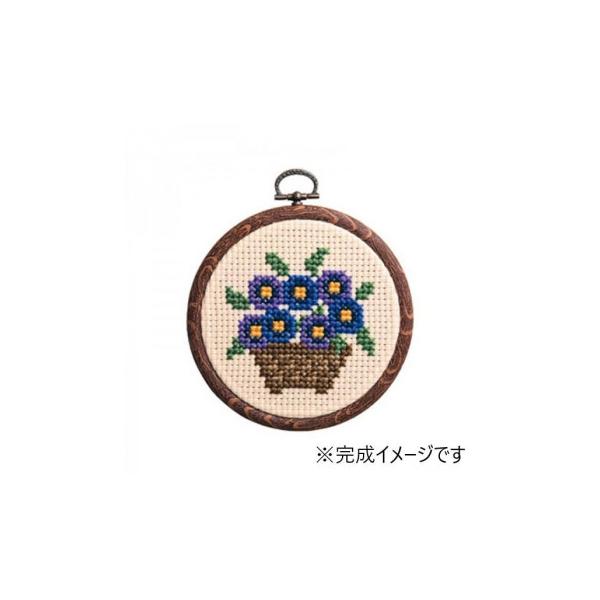 お花をデザインしたクロスステッチキット。●1日で完成!初級者の方でもかんたんに楽しめるクロスステッチキット。製作時間の目安は3~4時間。 生産国:日本 素材・材質:布、ししゅう糸:綿100%クロス針:はがね 商品サイズ:額内径:10.5cm...