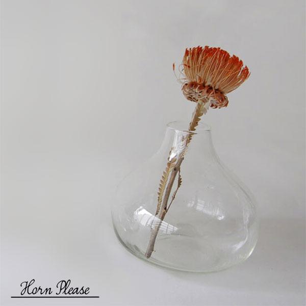 【商品情報】再生ガラスで作られたリューズガラスシリーズは素朴な風合いが特徴です。一度は捨てられたり、 不要になったガラスをリサイクルして作られるのがリューズガラス。ガラス表面のわずかなしわや小さな気泡、 繊細な表情の違いなど職人によるハンド...