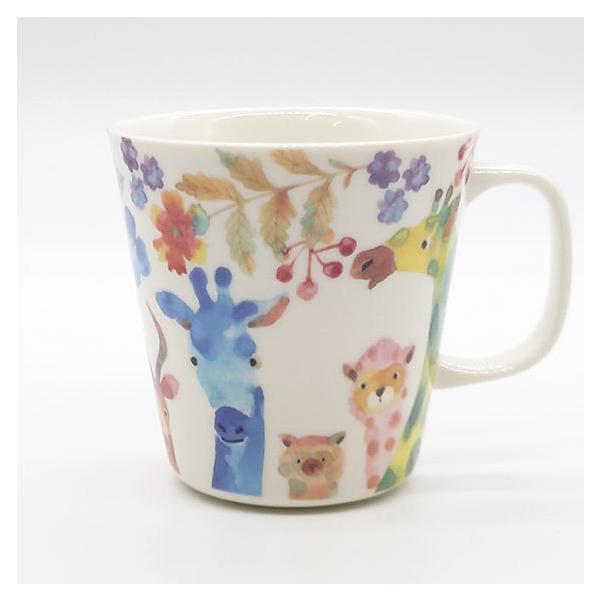 水彩画のようなやわらかいタッチの、色鮮やかな絵柄が印象的なマグカップ。キリンやアルパカ、ダチョウなど、サバンナの仲間達が仲良く並んで、カラフルに描かれています。ご注意原材料に含まれる成分によるわずかな黒点や、釉薬のムラ、わずかなピンホールや...