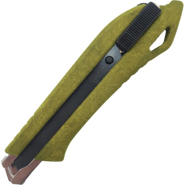 EFFORT×VESSEL×OLFA トリプルネームの新感覚カッターナイフが新登場！ ［手汗や油で滑りにくい！］ 　ベッセルウッディドライバーで用いられている木樹脂グリップを採用！ 　木粉と樹脂の複合材で木のように優しく手にフィットする握り...