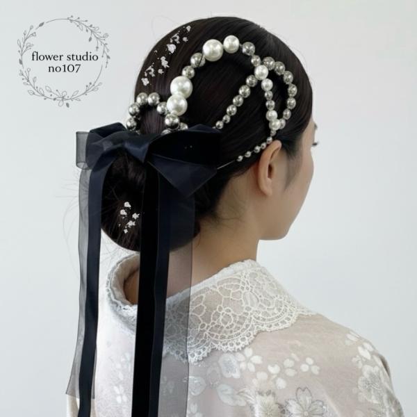 flower studio no107（ナンバーイチマルナナ）の商品をご覧頂き有り難うございます。特別な日の髪飾りを心を込めて製作致します。【セット内容】銀箔シート　×1シルバーボールチェーン×1パールチェーン×シルバーmixチェーン ×1...