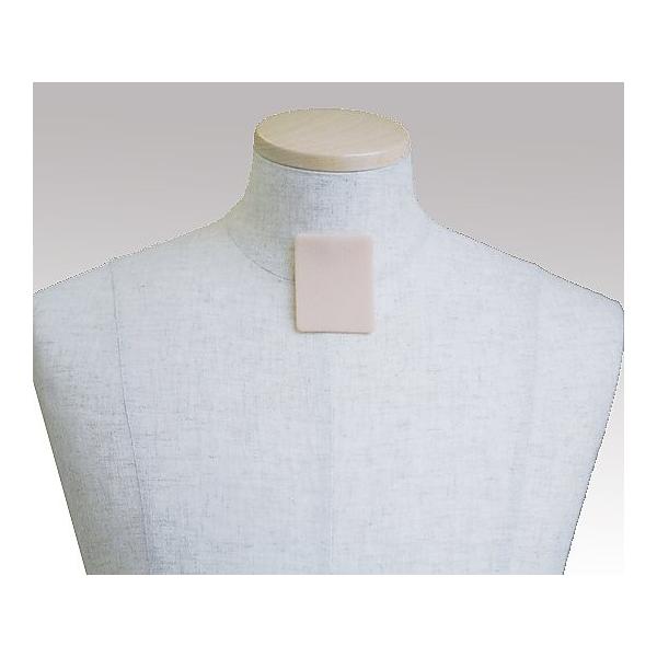 【特徴】・気管孔に直接貼り付けるフィルターです。・吐いた息の湿度をフィルターが吸収し空気を吸う際にその湿度を空気に与え、気道に潤いを与えます。【仕様】・使用目安：1〜2枚/日、1箱/約1ヶ月・サイズ（mm）：50×65・入数：1箱（30枚入）