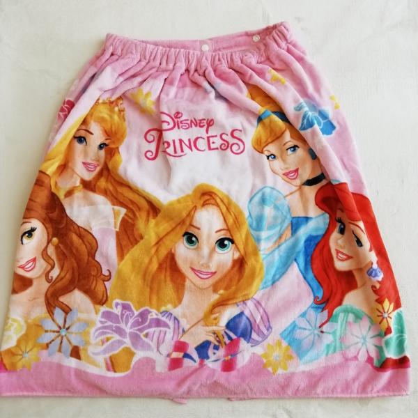 海やプールのレジャー、お風呂上がりに大活躍の《巻き巻きタオル》ゴムとスナップが付いているのでスカートやポンチョのように使用できます。お風呂上がりはもちろん、プールや海での水泳の後などでさっと巻くだけまたビーチサイドなどでの着替えにも便利です...