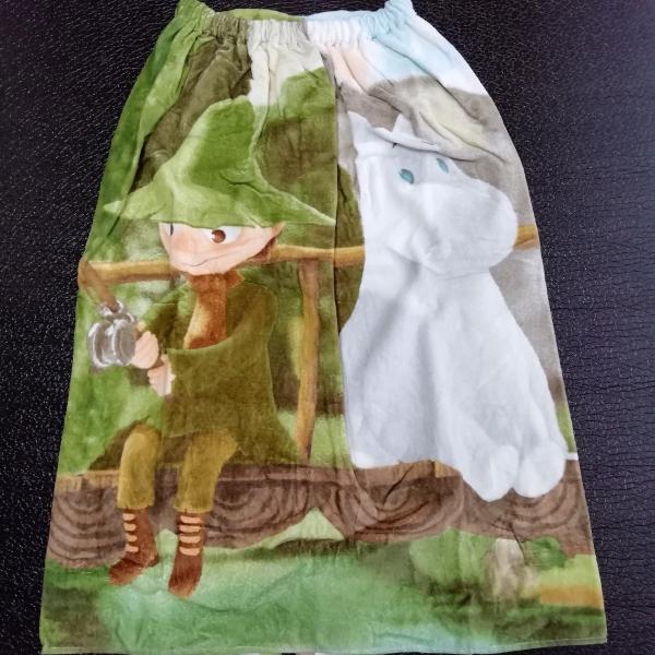 海やプールのレジャー、お風呂上がりに大活躍の《巻き巻きタオル》ゴムとスナップが付いているのでスカートやポンチョのように使用できます。お風呂上がりはもちろん、プールや海での水泳の後などでさっと巻くだけまたビーチサイドなどでの着替えにも便利です...