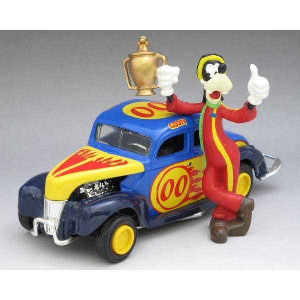 グーフィーダイキャストカー“Winner's Circle”Ertl社　1998年グーフィー：レジン　高11cm車：ダイキャスト　高7×横19cm箱あり　状態良好（未使用品）車は貯金箱になっています。ドアとトランクの取っ手、ガソリンタンクの...