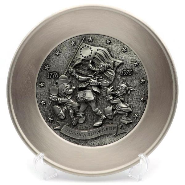 ミッキー＆ドナルド＆グーフィーピュータープレート"America on Parade"アメリカ建国200周年2000枚限定Walt Disney Distributing社　USA1976年　ピューター製証明書あり（証明書に限定番号）直径2...