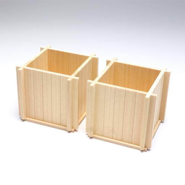 宮忠オリジナル品です。榊立てが倒れるのを防ぐと共に神棚板が汚れるのを防ぎます。