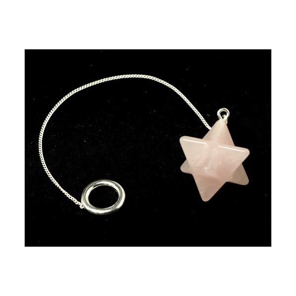 ペンデュラムとは、ダウンジング（Dowsing）用に使う「振り子」のことです。ダウジング（Dowsing）とは、棒や針金、振り子（ペンデュラム）などを用いて<br>人間の中に眠る潜在意識の声を引き出し、目的のものを探す手法です。