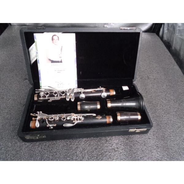 そして、さらなる創造を1 . ヤマハ木管楽器初の"Artist Model" ヤマハの持つ技術と匠の持つ技法を磨き込み、フラッグシップとしてふさわしい風格と品位を持つ楽器のみにつけられるカスタムモデルの最上位シリーズ名“YCL-SEVmas...