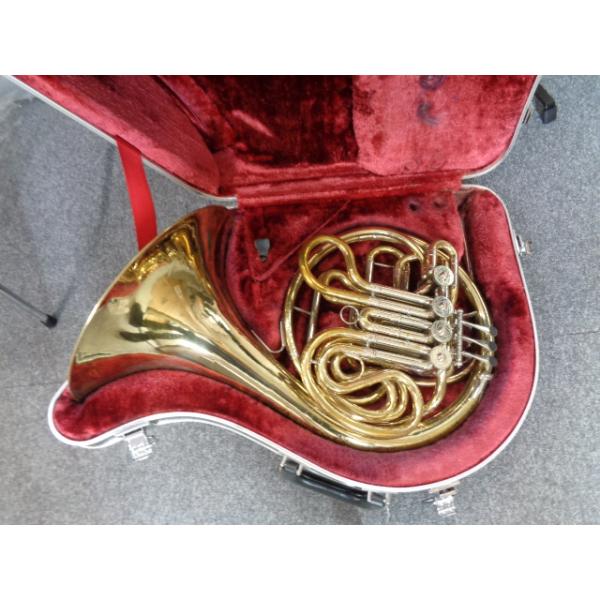 ヤマハ　フレンチホルン YHR86Ｄ　カスタム　現状品が入荷しました。あまり状態は良くありませんがまだまだ使用できると思います。
