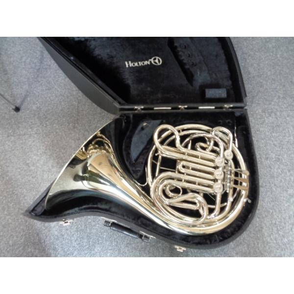 ホルトン　ホルン　H379　リユース品が入荷しましたフルダブルホルンのオールニッケルシルバースタンダードモデルH378、H478と同じ設計で製作された、ニッケルシルバー製のフルダブルフレンチホルンです。ハンドハンマーリングで鍛え上げられたニ...
