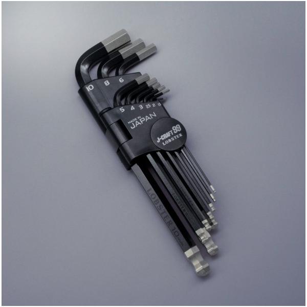 【発売日：2026年02月23日】・折りたたみタイプのホルダー・斜め作業でもスリップしにくい特殊形状のボールポイント。直角、約20°の斜め作業のいずれの使用でもボルト穴との接触面が大きくスリップしにくい特殊形状。・抜群の耐摩耗性・ねじり強度...