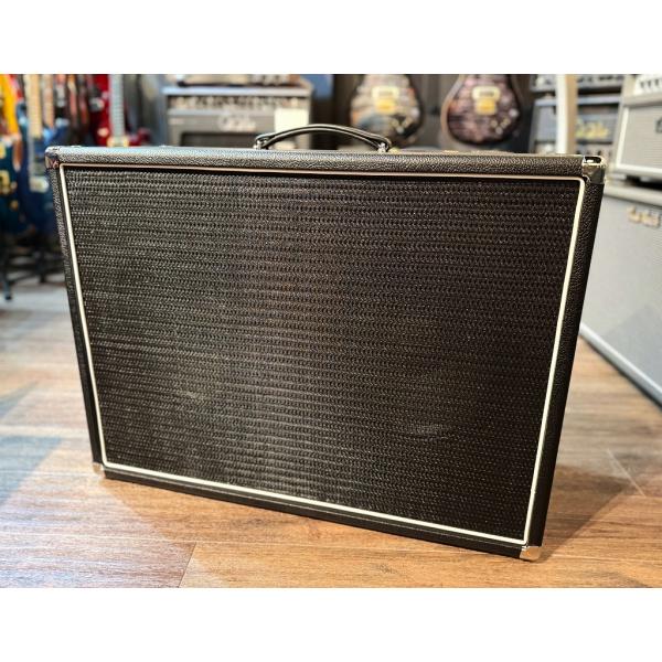 J-Sound Garageハンドメイドキャビネット、JSG-212 G12-65 Heritageが入荷！！本機は8Ω出しとなります。J-Sound Garageのハンドメイドキャビネットは、主に無垢のパイン材を使用しダブテイルジョイント...