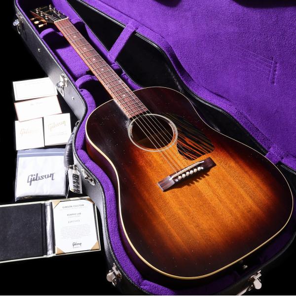 ギブソン「Greatest Hits Collection」よりリリースされた Gibson Acoustic 1942 J-45 All Mahogany は、同社を象徴する定番アコースティックを、個性的なトーンウッド構成で新たに解釈した...