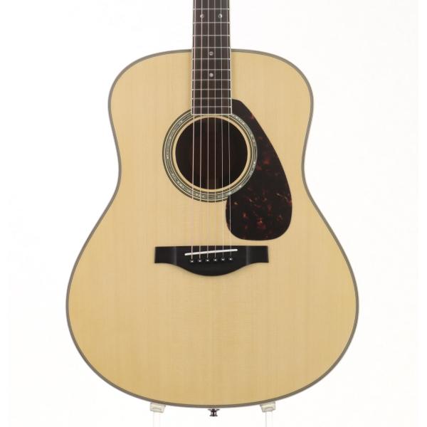 YAMAHA LL16を入荷いたしました！側裏板にローズウッド単板、表板には厳選されたイングルマンスプルースを採用。パッシブタイプピックアップ搭載しております。年式相応の経年変化はございますが、比較的美品となっております。トップに膨らみがご...